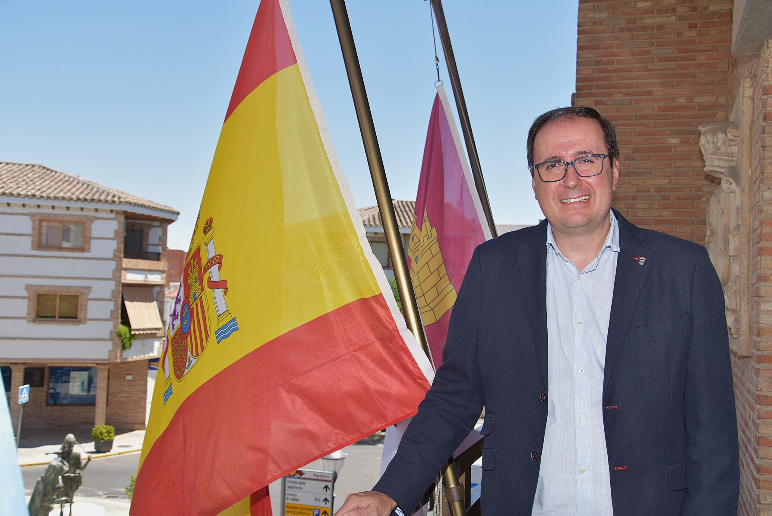 Luis Ramón Mohíno desea unas felices fiestas a todos los miguelturreños ...